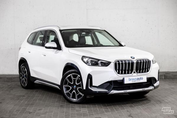 White BMW X1 2023 in Vilnius, with an engine capacity of 1.50 L and mileage of 47 thousand km for 32991 €, photo 6 on AUTOMOTO.COM.LV