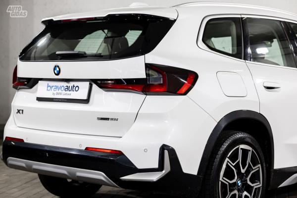 White BMW X1 2023 in Vilnius, with an engine capacity of 1.50 L and mileage of 47 thousand km for 32991 €, photo 11 on AUTOMOTO.COM.LV
