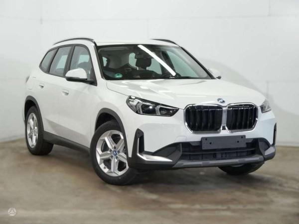 Balts BMW X1 2024 Viļņa, ar dzinēja tilpumu 1.50 L un nobraukumu 16 tūkst. km par 44992 €, foto 2 vietnē AUTOMOTO.COM.LV