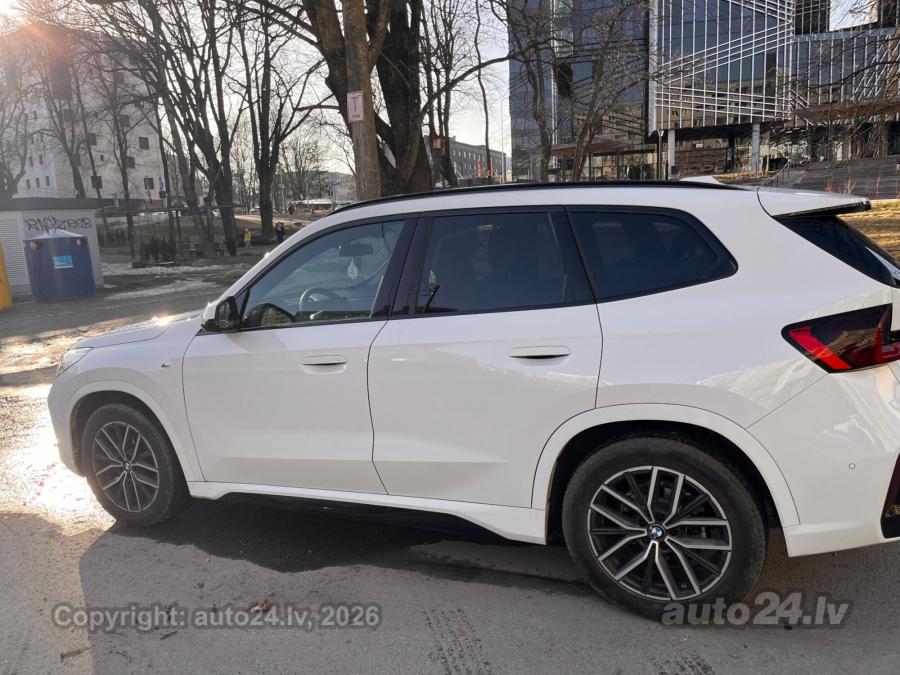 Белый БМВ Х1 2024 в Таллин, объемом двигателя 1.50 л и пробегом 14 тыс. км за 39500 €, фото 5 на AUTOMOTO.COM.LV