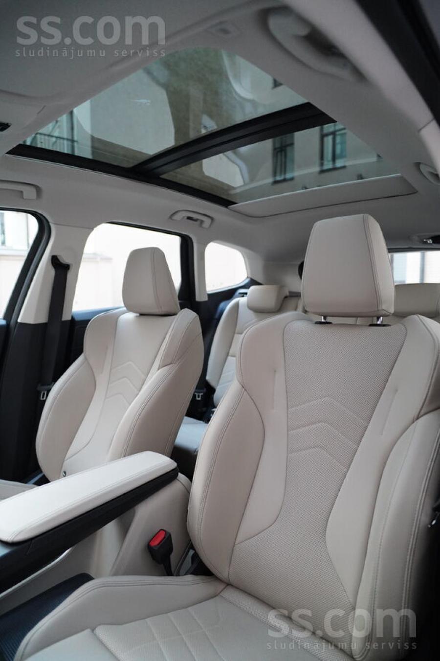 White BMW X1 2024 in Riga, with an engine capacity of 1.50 L and mileage of 15 thousand km for 39200 €, photo 6 on AUTOMOTO.COM.LV