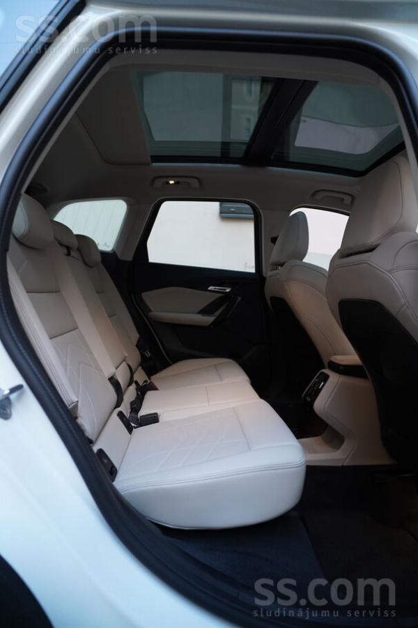 White BMW X1 2024 in Riga, with an engine capacity of 1.50 L and mileage of 15 thousand km for 39200 €, photo 7 on AUTOMOTO.COM.LV