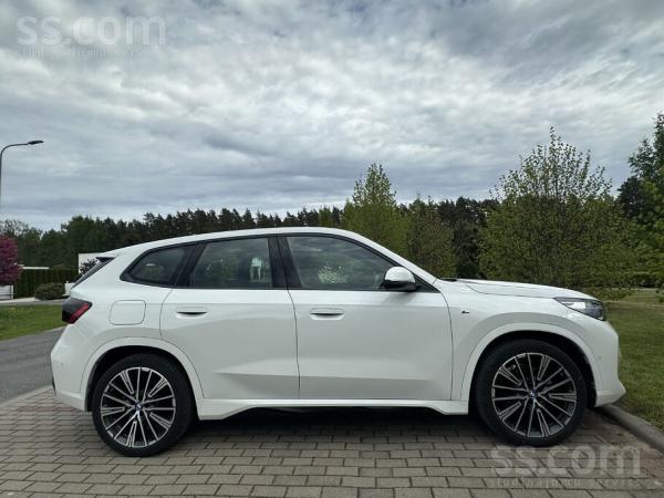Balts BMW X1 2024 Rīga, ar dzinēja tilpumu 0.00 L un nobraukumu 17 tūkst. km par 39800 €, foto 4 vietnē AUTOMOTO.COM.LV
