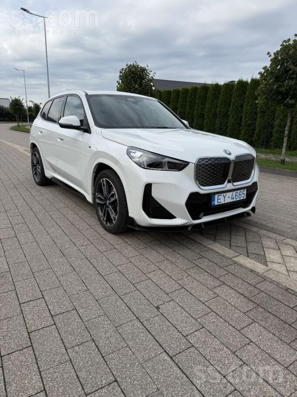 White BMW X1 2024 in Cesis, with an engine capacity of 2.00 L and mileage of 22 thousand km for 39500 €, photo 1 on AUTOMOTO.COM.LV
