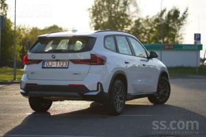 White BMW X1 2024 in Riga, with an engine capacity of 1.50 L and mileage of 15 thousand km for 37000 €, photo 8 on AUTOMOTO.COM.LV
