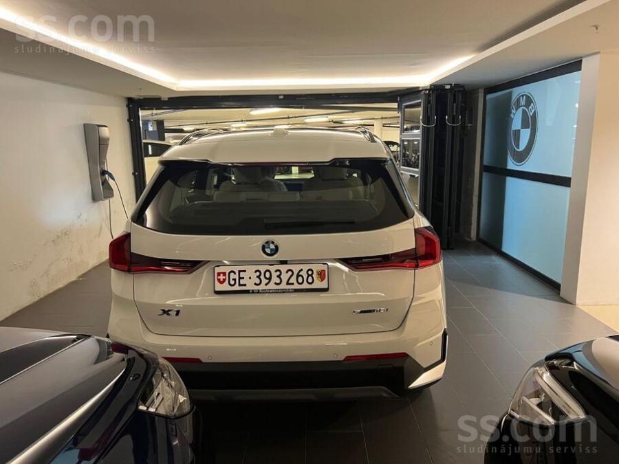White BMW X1 2024 in Riga, with an engine capacity of 1.50 L and mileage of 15 thousand km for 37000 €, photo 11 on AUTOMOTO.COM.LV