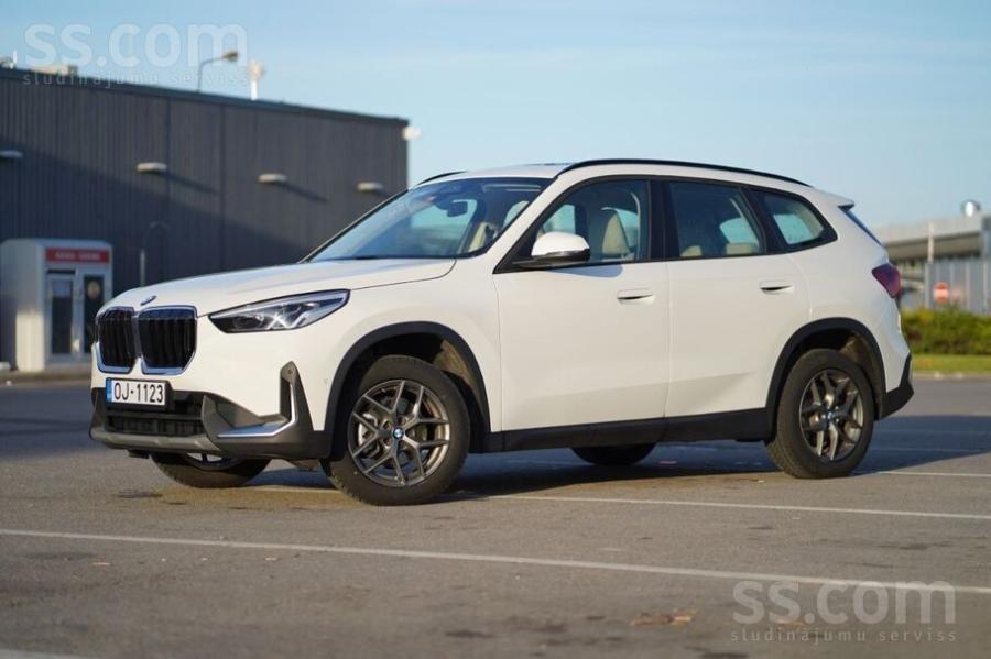 White BMW X1 2024 in Riga, with an engine capacity of 1.50 L and mileage of 15 thousand km for 37000 €, photo 14 on AUTOMOTO.COM.LV