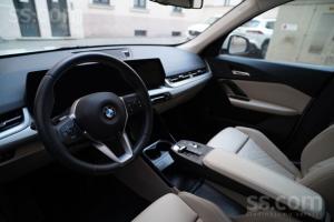 White BMW X1 2024 in Riga, with an engine capacity of 1.50 L and mileage of 15 thousand km for 37000 €, photo 17 on AUTOMOTO.COM.LV