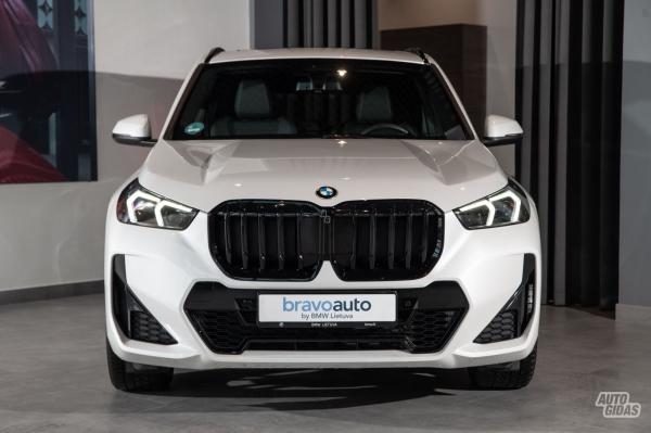 White BMW X1 2024 in Kaunas, with an engine capacity of 1.50 L and mileage of 37 thousand km for 38991 €, photo 2 on AUTOMOTO.COM.LV