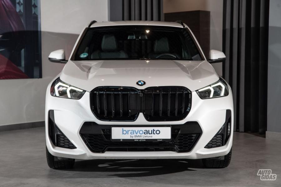 Balts BMW X1 2024 Kauņa, ar dzinēja tilpumu 1.50 L un nobraukumu 37 tūkst. km par 38991 €, foto 3 vietnē AUTOMOTO.COM.LV