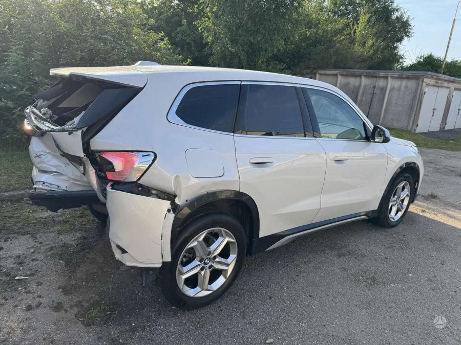 Balts BMW X1 2024 Gargždai, ar dzinēja tilpumu 2.00 L un nobraukumu 24 tūkst. km par 19000 €, foto 4 vietnē AUTOMOTO.COM.LV