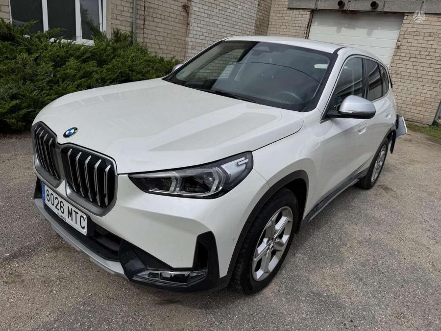 Balts BMW X1 2024 Gargždai, ar dzinēja tilpumu 2.00 L un nobraukumu 24 tūkst. km par 18900 €, foto 1 vietnē AUTOMOTO.COM.LV
