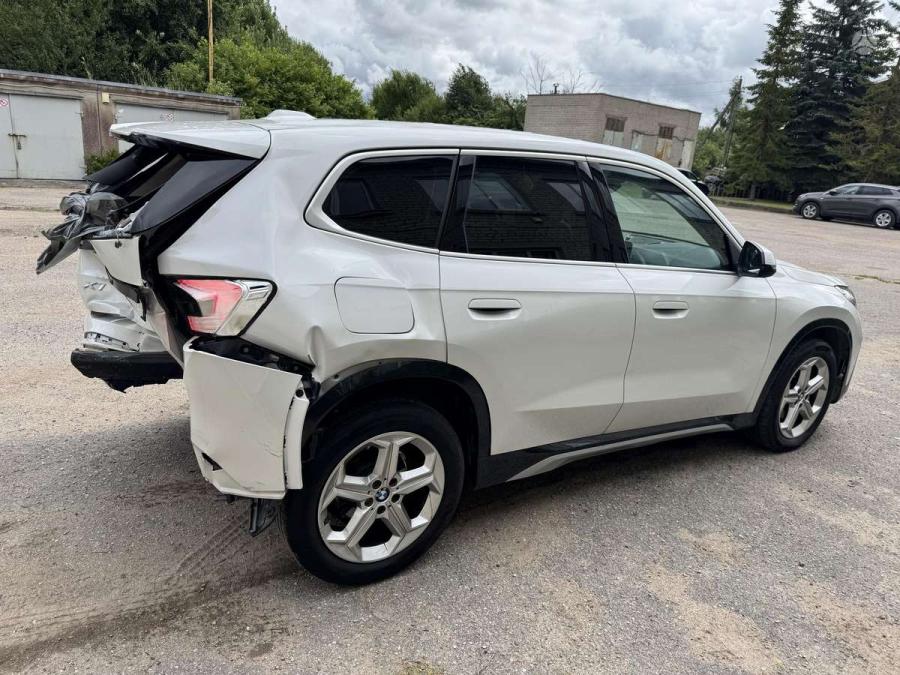 Balts BMW X1 2024 Gargždai, ar dzinēja tilpumu 2.00 L un nobraukumu 24 tūkst. km par 18900 €, foto 5 vietnē AUTOMOTO.COM.LV