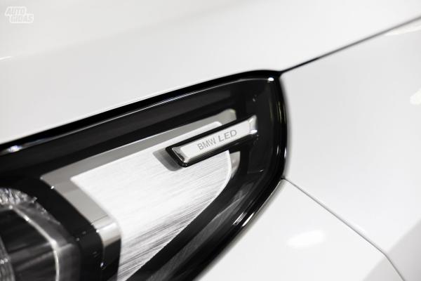White BMW X1 2024 in Vilnius, with an engine capacity of 2.00 L and mileage of 56 thousand km for 37991 €, photo 4 on AUTOMOTO.COM.LV