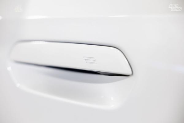 White BMW X1 2024 in Vilnius, with an engine capacity of 2.00 L and mileage of 56 thousand km for 37991 €, photo 9 on AUTOMOTO.COM.LV