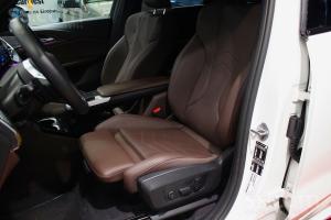 Balts BMW X1 2025 Rīga, ar dzinēja tilpumu 1.50 L un nobraukumu 10 tūkst. km par 38999 €, foto 10 vietnē AUTOMOTO.COM.LV