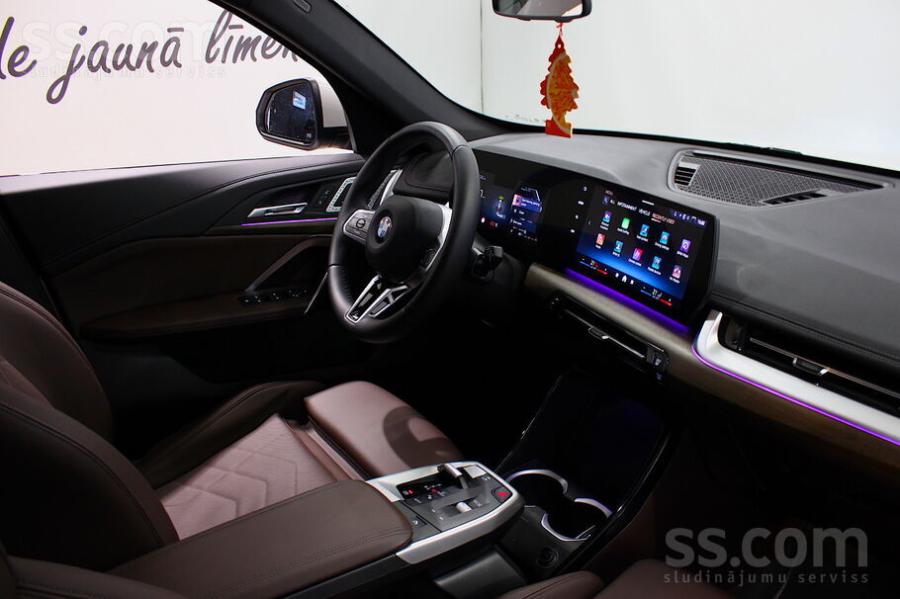 Balts BMW X1 2025 Rīga, ar dzinēja tilpumu 1.50 L un nobraukumu 10 tūkst. km par 38999 €, foto 20 vietnē AUTOMOTO.COM.LV