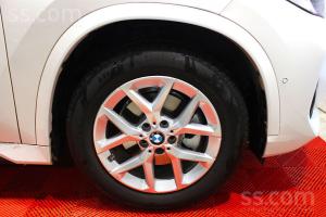 Balts BMW X1 2025 Rīga, ar dzinēja tilpumu 1.50 L un nobraukumu 10 tūkst. km par 38999 €, foto 30 vietnē AUTOMOTO.COM.LV