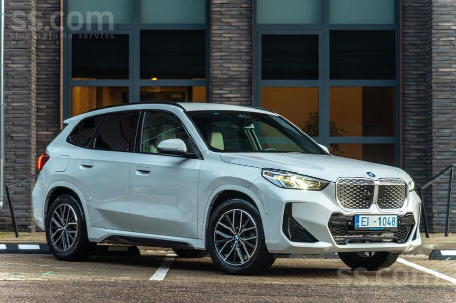 Balts BMW X1 2025 Rīga, ar dzinēja tilpumu 1.50 L un nobraukumu 15 tūkst. km par 42900 €, foto 3 vietnē AUTOMOTO.COM.LV