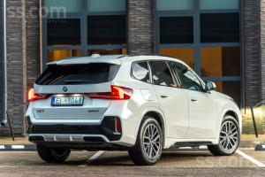 Balts BMW X1 2025 Rīga, ar dzinēja tilpumu 1.50 L un nobraukumu 15 tūkst. km par 42900 €, foto 4 vietnē AUTOMOTO.COM.LV
