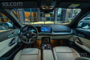 Balts BMW X1 2025 Rīga, ar dzinēja tilpumu 1.50 L un nobraukumu 15 tūkst. km par 42900 €, foto 24 vietnē AUTOMOTO.COM.LV
