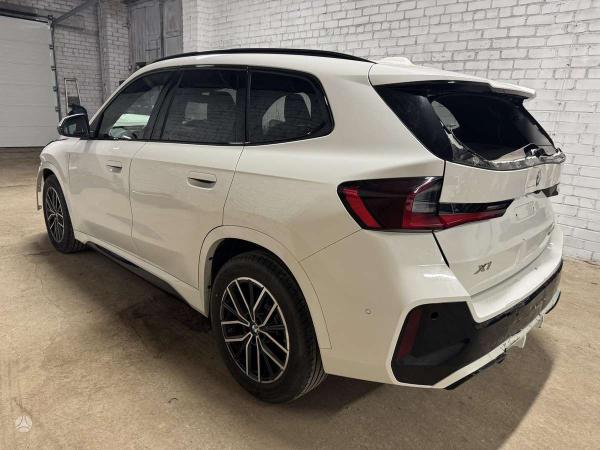 Balts BMW X1 2026 Gargždai, ar dzinēja tilpumu 2.00 L un nobraukumu 11 tūkst. km par 17000 €, foto 1 vietnē AUTOMOTO.COM.LV