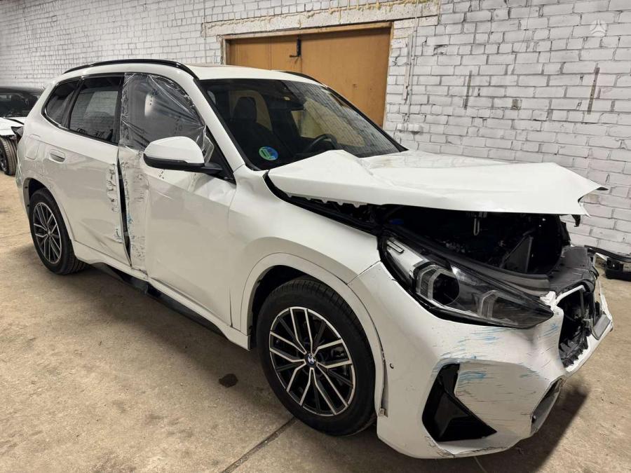 Белый БМВ Х1 2026 в Гаргждай, объемом двигателя 2.00 л и пробегом 11 тыс. км за 17000 €, фото 6 на AUTOMOTO.COM.LV