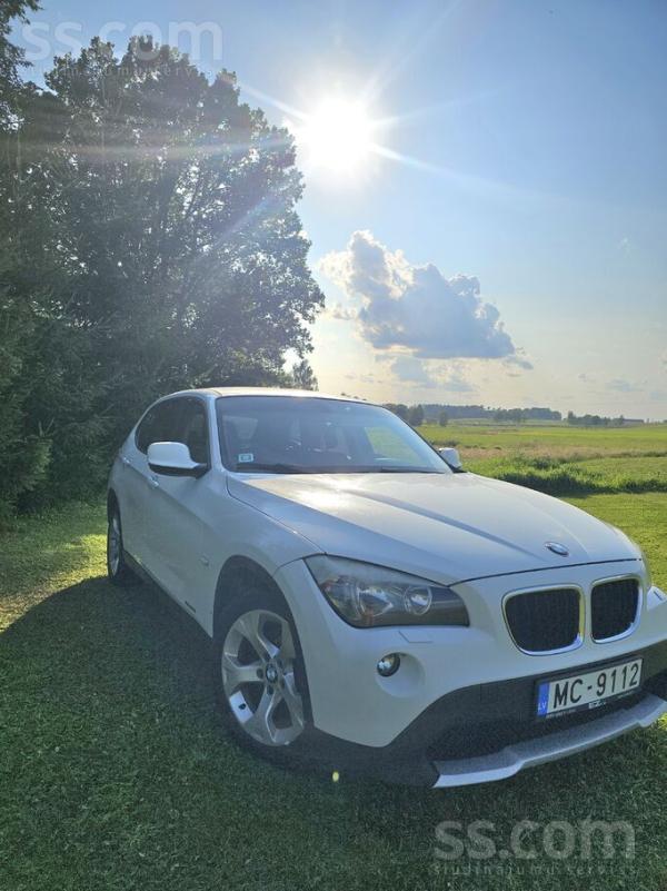 Balts BMW X1 2010 Daugavpils, ar dzinēja tilpumu 2.00 L un nobraukumu 170 tūkst. km par 4000 €, foto 2 vietnē AUTOMOTO.COM.LV