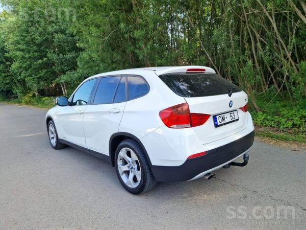 White BMW X1 2010 in Riga, with an engine capacity of 2.00 L and mileage of 177 thousand km for 5500 €, photo 2 on AUTOMOTO.COM.LV