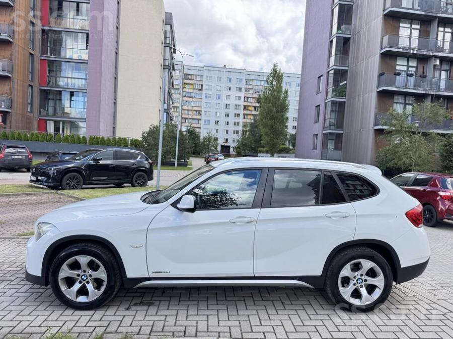 Balts BMW X1 2010 Rīga, ar dzinēja tilpumu 2.00 L un nobraukumu 219 tūkst. km par 6690 €, foto 4 vietnē AUTOMOTO.COM.LV