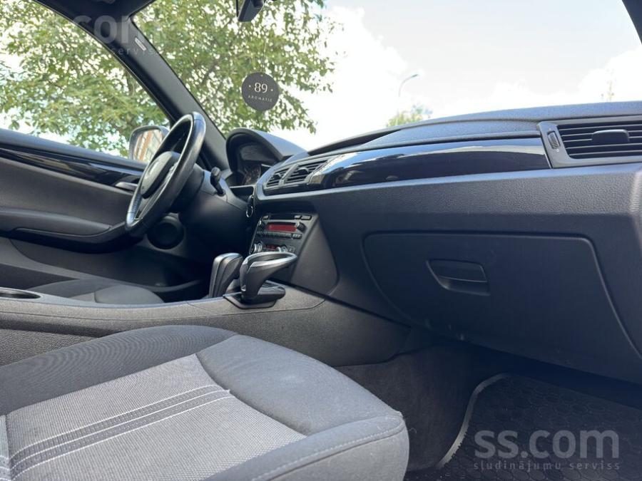 Balts BMW X1 2010 Rīga, ar dzinēja tilpumu 2.00 L un nobraukumu 219 tūkst. km par 6690 €, foto 17 vietnē AUTOMOTO.COM.LV