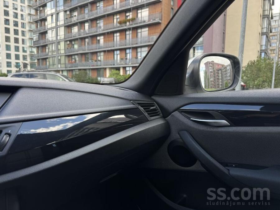 Balts BMW X1 2010 Rīga, ar dzinēja tilpumu 2.00 L un nobraukumu 219 tūkst. km par 6690 €, foto 25 vietnē AUTOMOTO.COM.LV