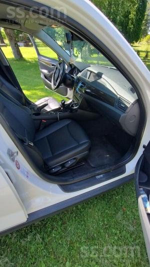 Balts BMW X1 2010 Ogre, ar dzinēja tilpumu 2.00 L un nobraukumu 260 tūkst. km par 6500 €, foto 10 vietnē AUTOMOTO.COM.LV