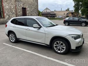 Balts BMW X1 2011 Rīga, ar dzinēja tilpumu 2.00 L un nobraukumu 256 tūkst. km par 4949 €, foto 4 vietnē AUTOMOTO.COM.LV