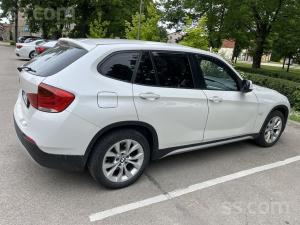 Balts BMW X1 2011 Rīga, ar dzinēja tilpumu 2.00 L un nobraukumu 256 tūkst. km par 4949 €, foto 5 vietnē AUTOMOTO.COM.LV
