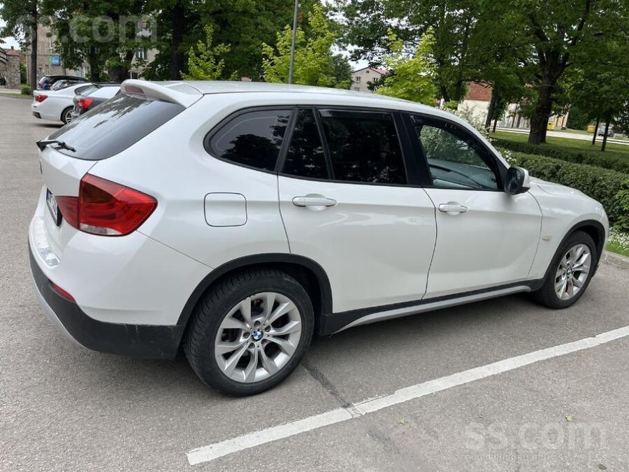 Balts BMW X1 2011 Rīga, ar dzinēja tilpumu 2.00 L un nobraukumu 256 tūkst. km par 4949 €, foto 5 vietnē AUTOMOTO.COM.LV
