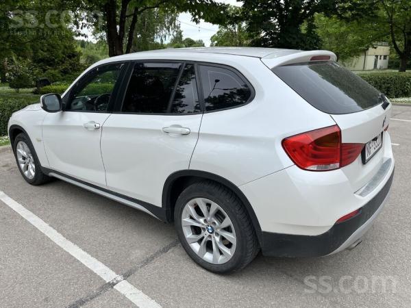 White BMW X1 2011 in Riga, with an engine capacity of 2.00 L and mileage of 256 thousand km for 4949 €, photo 6 on AUTOMOTO.COM.LV