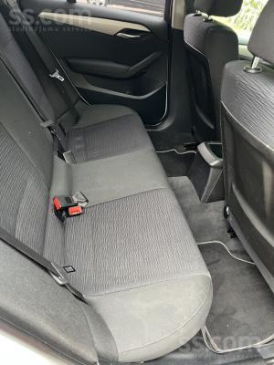 Balts BMW X1 2011 Rīga, ar dzinēja tilpumu 2.00 L un nobraukumu 256 tūkst. km par 4949 €, foto 9 vietnē AUTOMOTO.COM.LV