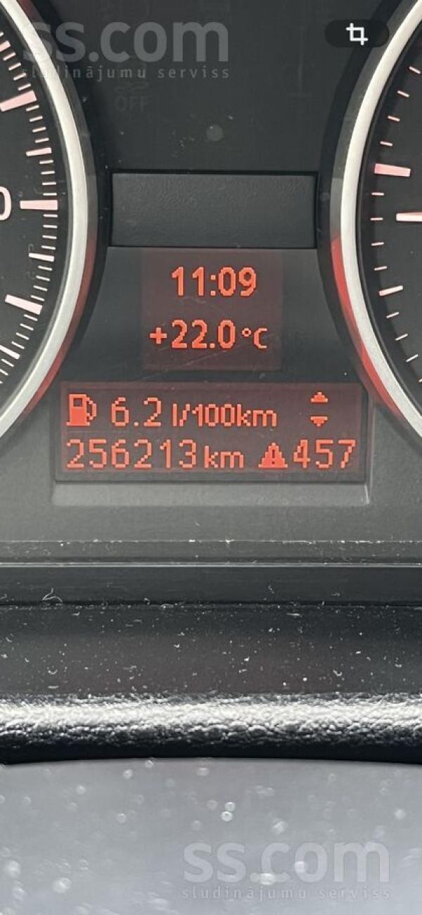 White BMW X1 2011 in Riga, with an engine capacity of 2.00 L and mileage of 256 thousand km for 4949 €, photo 9 on AUTOMOTO.COM.LV