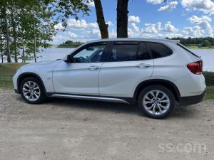 Balts BMW X1 2011 Rīga, ar dzinēja tilpumu 2.00 L un nobraukumu 256 tūkst. km par 4500 €, foto 6 vietnē AUTOMOTO.COM.LV