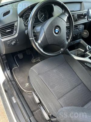 Balts BMW X1 2011 Rīga, ar dzinēja tilpumu 2.00 L un nobraukumu 256 tūkst. km par 4500 €, foto 8 vietnē AUTOMOTO.COM.LV