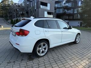 White BMW X1 2011 in Riga, with an engine capacity of 2.00 L and mileage of 239 thousand km for 8200 €, photo 3 on AUTOMOTO.COM.LV
