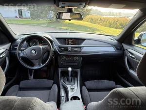 White BMW X1 2011 in Riga, with an engine capacity of 2.00 L and mileage of 239 thousand km for 8200 €, photo 9 on AUTOMOTO.COM.LV