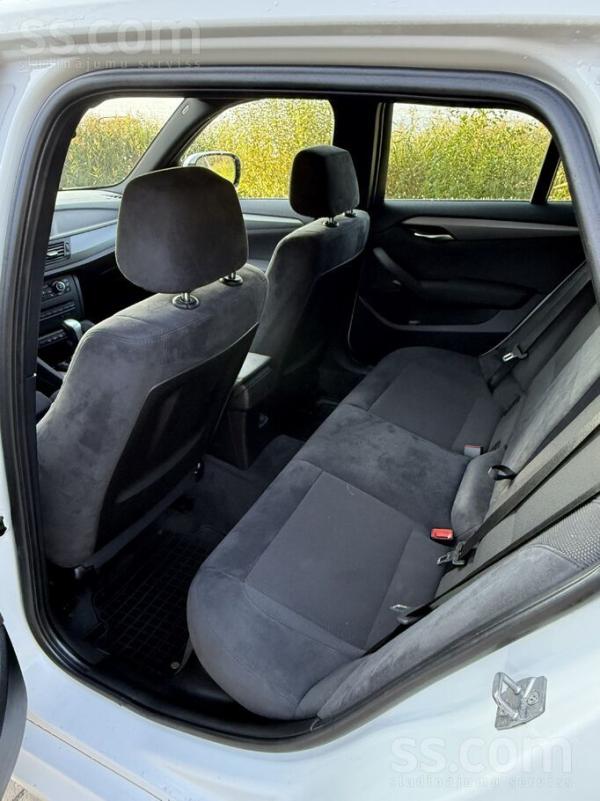 Balts BMW X1 2011 Rīga, ar dzinēja tilpumu 2.00 L un nobraukumu 239 tūkst. km par 9350 €, foto 9 vietnē AUTOMOTO.COM.LV