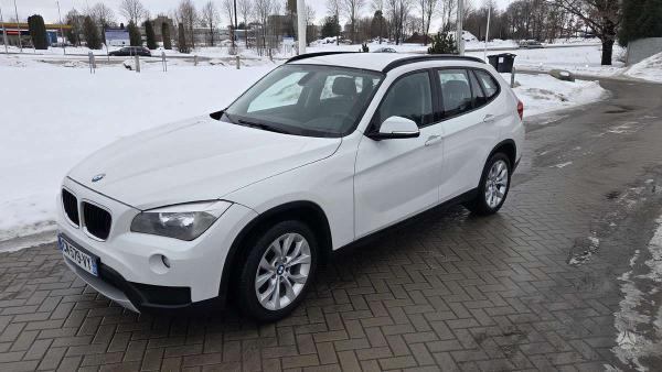 White BMW X1 2012 in Taurage, with an engine capacity of 2.00 L and mileage of 220 thousand km for 6850 €, photo 2 on AUTOMOTO.COM.LV