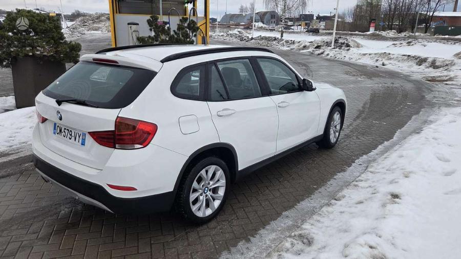 Balts BMW X1 2012 Tauragė, ar dzinēja tilpumu 2.00 L un nobraukumu 220 tūkst. km par 6850 €, foto 5 vietnē AUTOMOTO.COM.LV