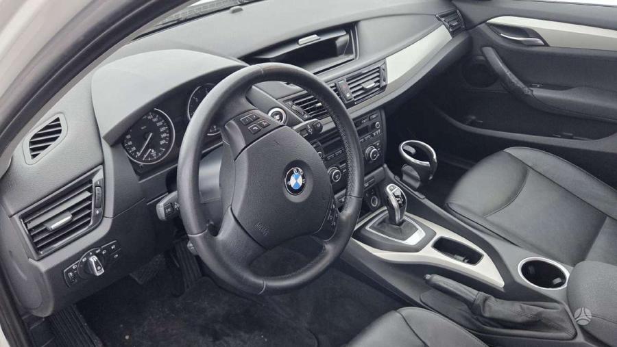 Balts BMW X1 2012 Tauragė, ar dzinēja tilpumu 2.00 L un nobraukumu 220 tūkst. km par 6850 €, foto 6 vietnē AUTOMOTO.COM.LV