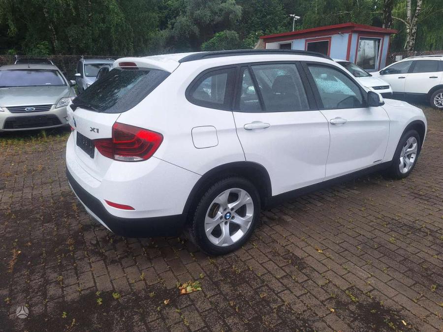Balts BMW X1 2012 Marijampole, ar dzinēja tilpumu 2.00 L un nobraukumu 180 tūkst. km par 5200 €, foto 7 vietnē AUTOMOTO.COM.LV