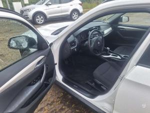 Balts BMW X1 2012 Marijampole, ar dzinēja tilpumu 2.00 L un nobraukumu 180 tūkst. km par 5200 €, foto 11 vietnē AUTOMOTO.COM.LV