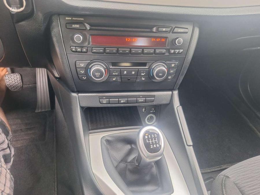 Balts BMW X1 2012 Marijampole, ar dzinēja tilpumu 2.00 L un nobraukumu 180 tūkst. km par 5200 €, foto 14 vietnē AUTOMOTO.COM.LV
